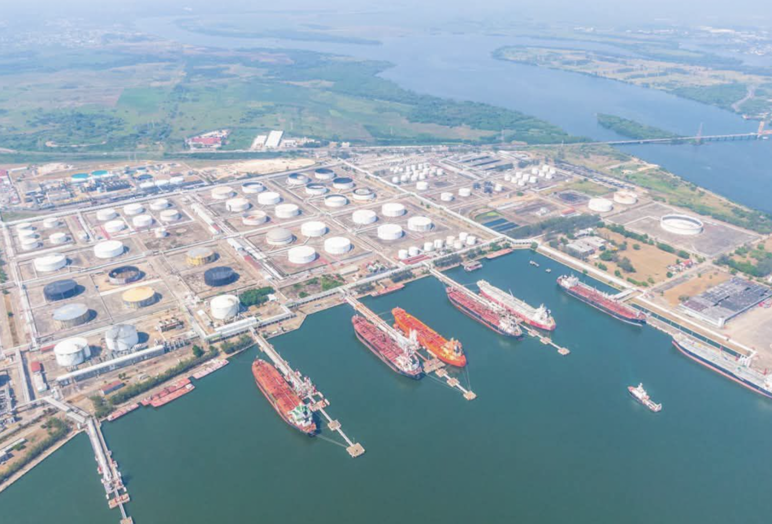 Pemex incrementa envío de combustible subsidiado a Cuba